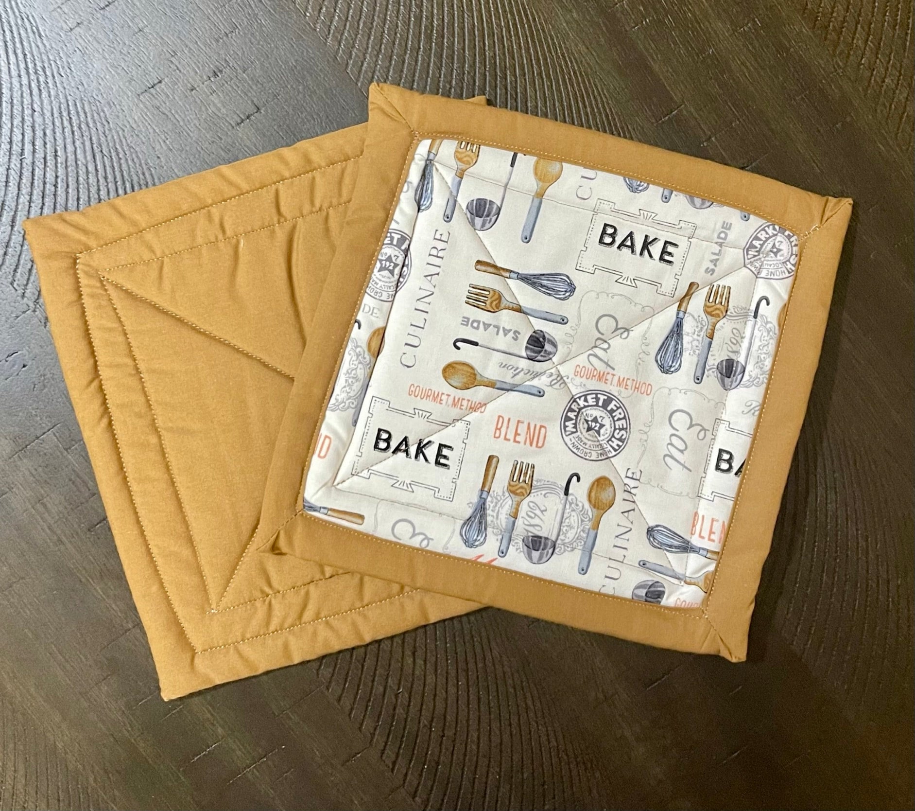Bakers hot pads light brown
